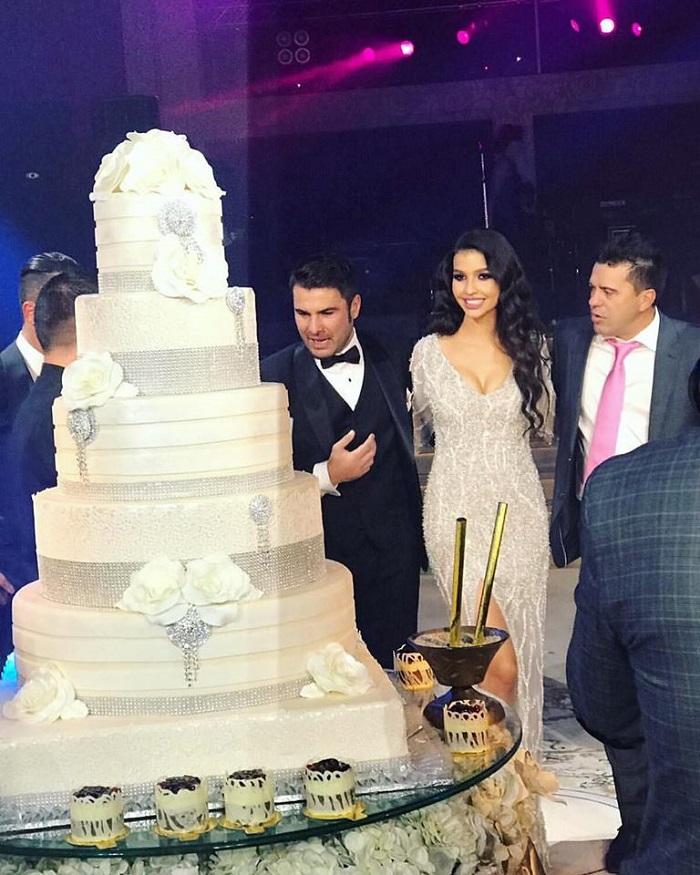 Sandra şi Adrian Mutu au dezvăluit suma pe care au strâns-o la nuntă ...