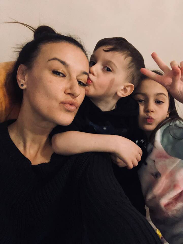 Ce mai face Raluca Sandu de când s-a mutat din România. Are 4 copii!