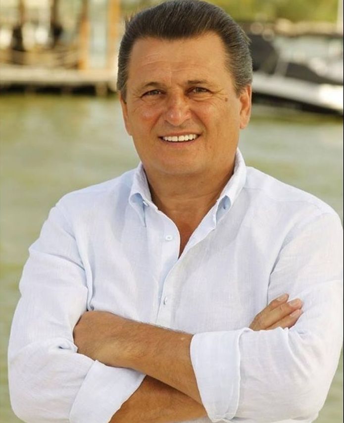 Pe Nea Mărin îl cunoaște toată lumea, dar iată cum arată soția lui! Cei ...