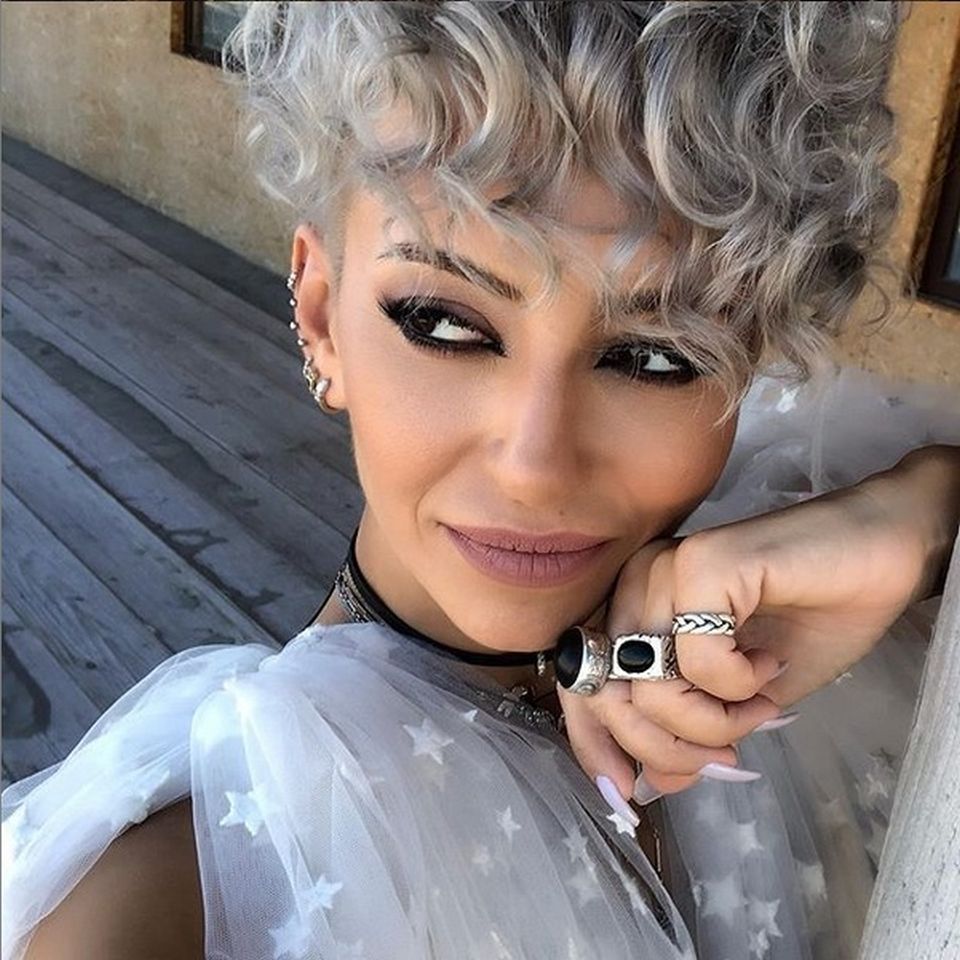 Giulia Anghelescu și-a pus silicoane! Detaliul care a dat-o de gol