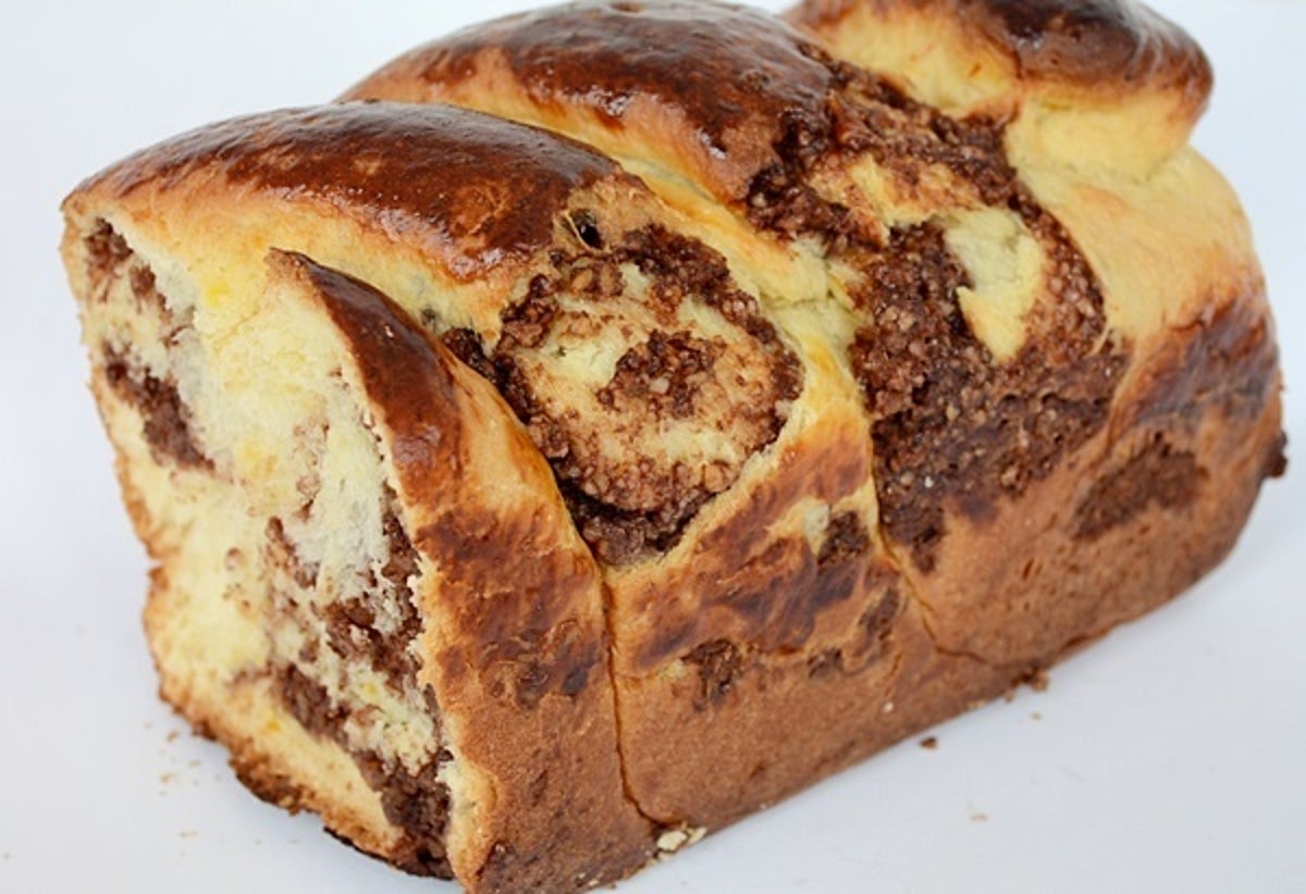 Cozonac pufos cu nucă și cacao. Cea mai simplă rețetă de cozonac