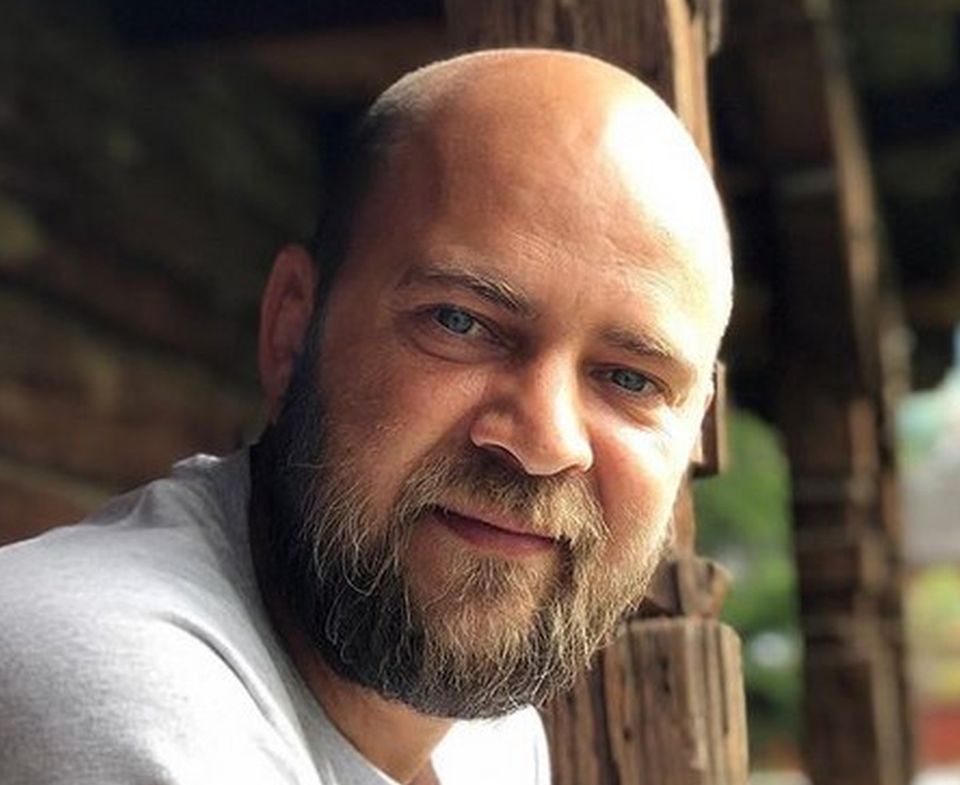 Cosmin Seleși, prezentatorul Te cunosc de undeva, are o familie superbă ...