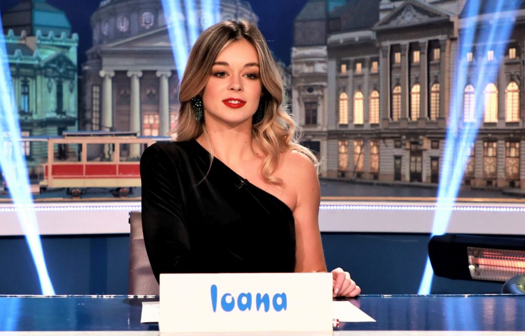 Ioana Petric, de la Cronica Cârcotașilor, direct pe scena de teatru ...