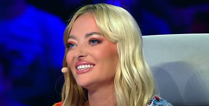 Ce studii are Delia Matache. Câte clase are jurata de la iUmor | Viva.ro