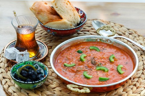 Rețetă de omletă turcească (Menemen) | Viva.ro