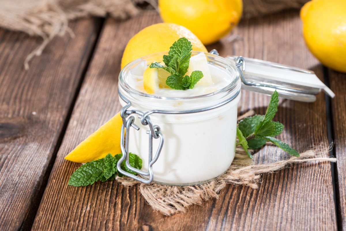 Rețetă de iaurt de lămâie. Răcoritor și cu puține calorii | Viva.ro