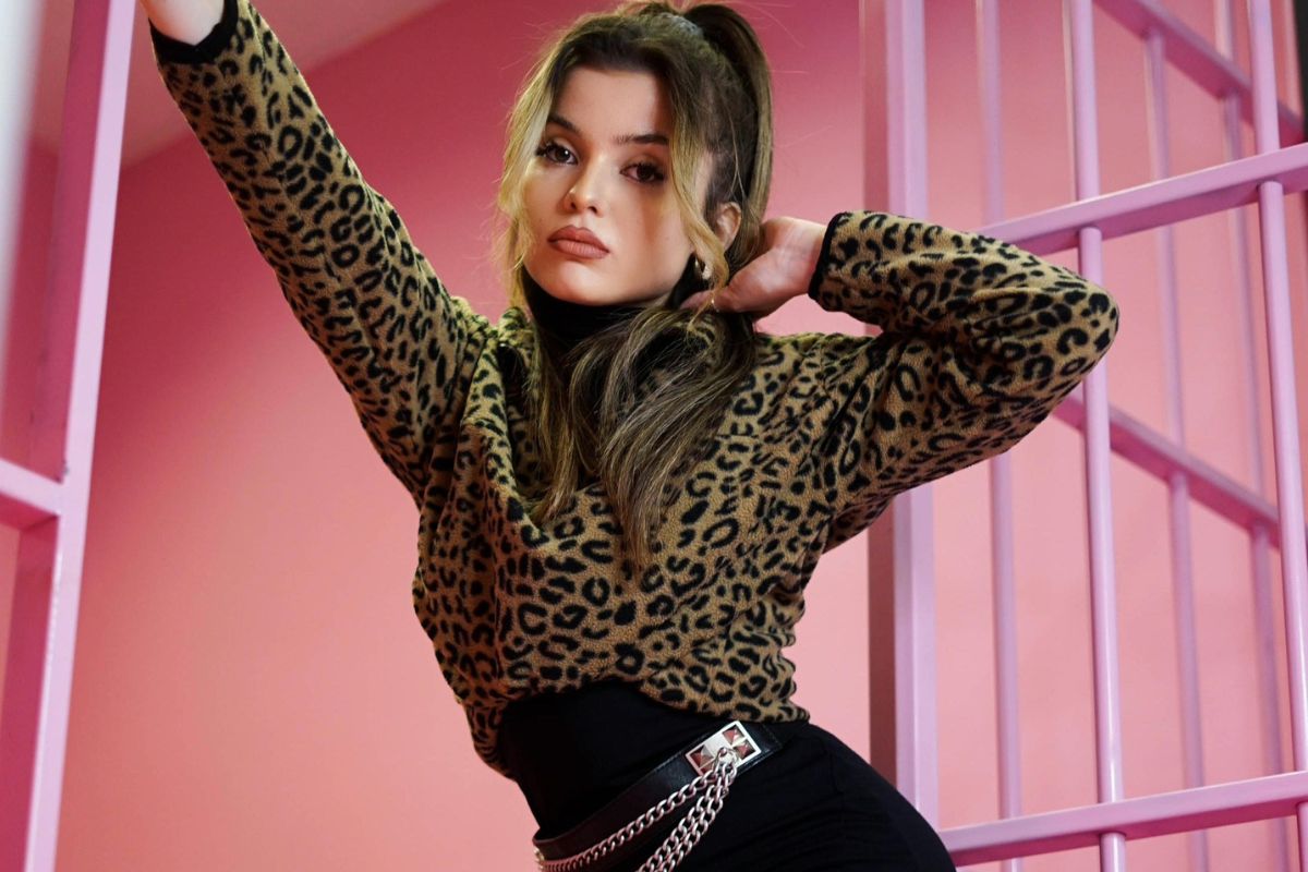 Cine este Flavia Barbu, vedetă pe TikTok. Tatăl ei a murit de cancer ...