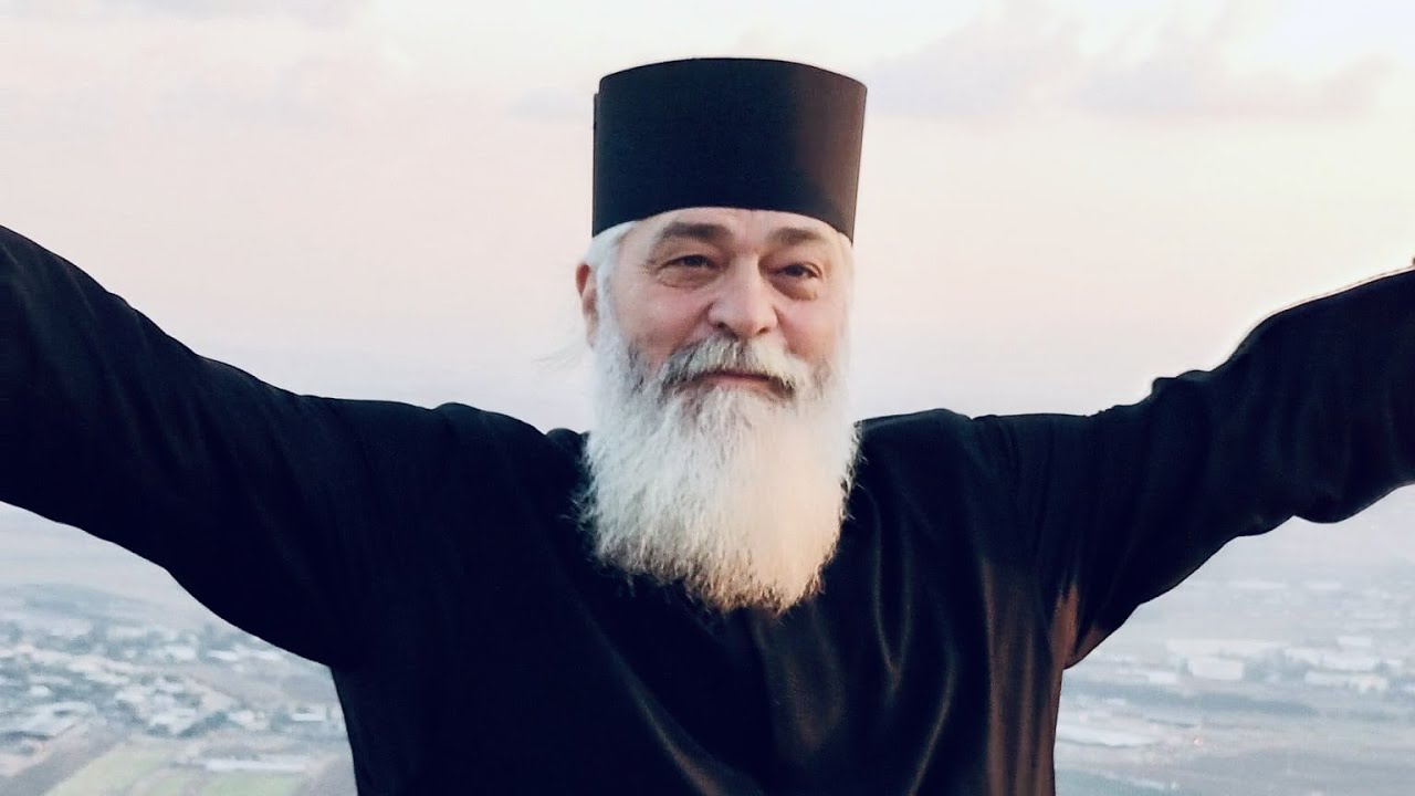 Părintele Calistrat a fost filmat în timp ce lovește o femeie, la ...