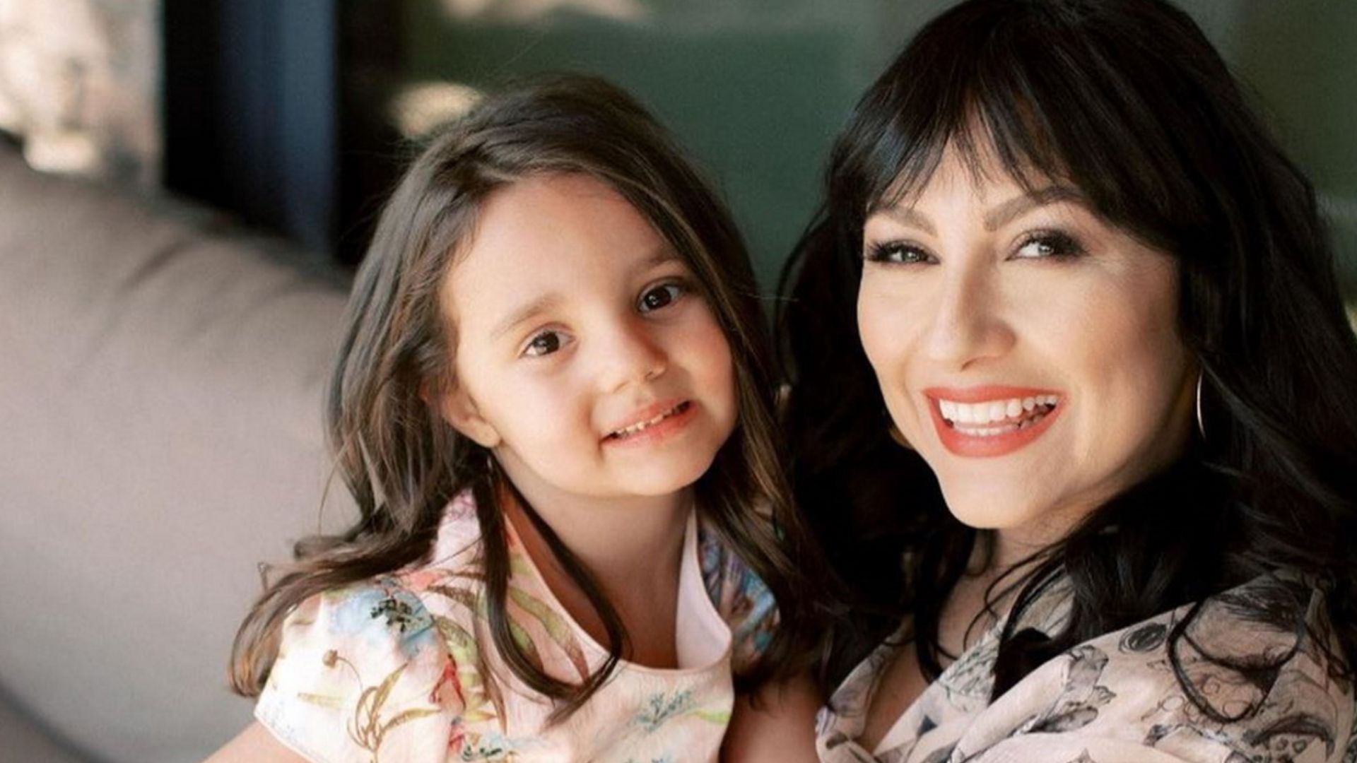 Andra a cântat alături de fiica ei, Eva Măruță. Cele două au purtat ...