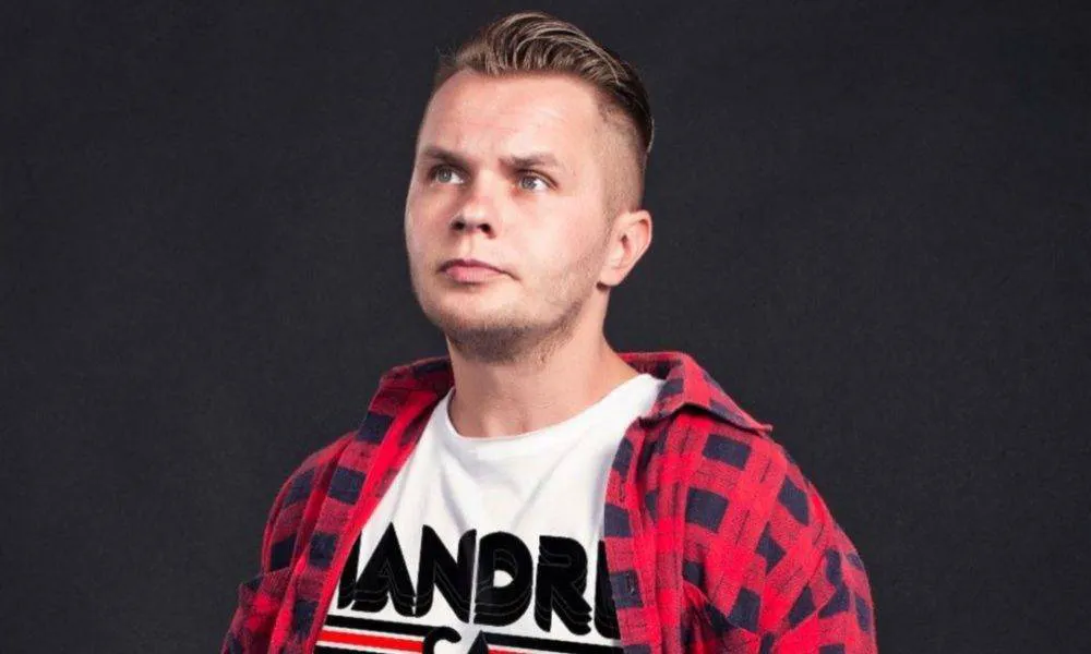 "Nevastă-mea zice că nu stau destul pe acasă". Cum își crește Codin ...