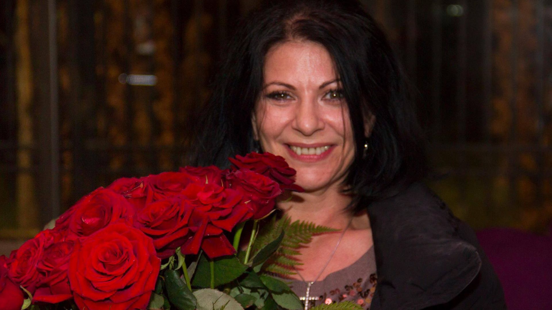 Elena Cârstea a împlinit 61 de ani. Adevărul despre mutarea artistei în ...