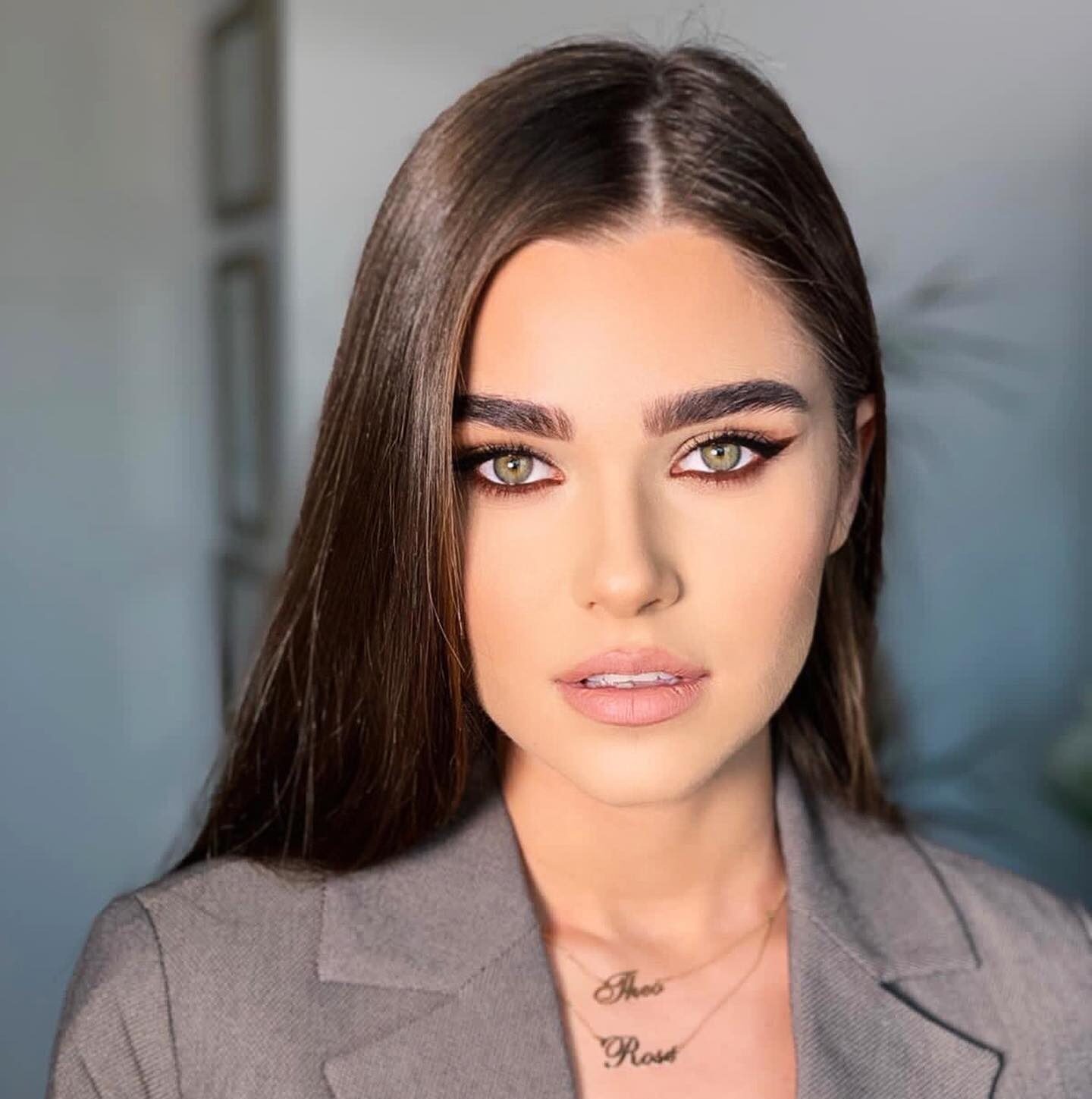 Ce probleme de sănătate are Theo Rose în luna a șasea de sarcină: "Sunt niște dureri noi" | Viva.ro