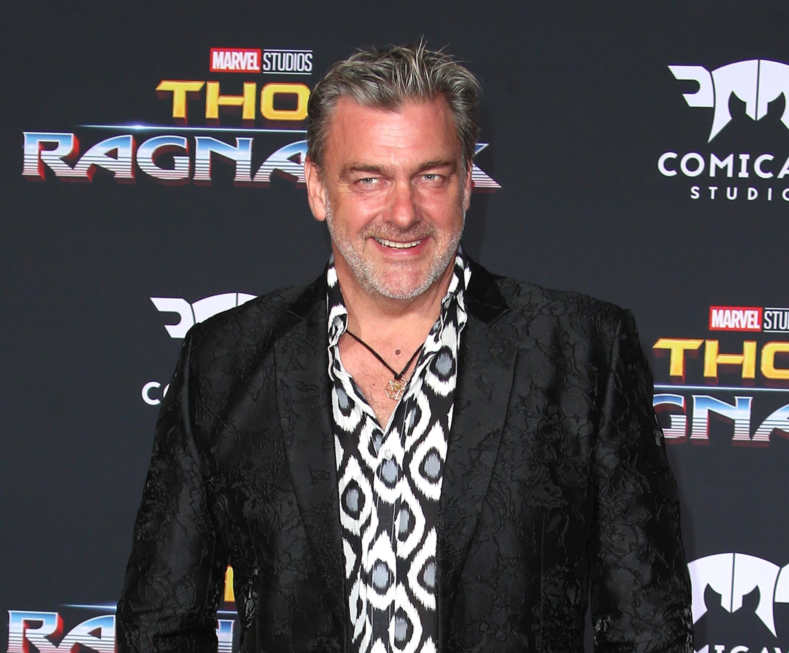 Ray Stevenson, actorul din Thor și Roma, a murit în timp ce filma în ...