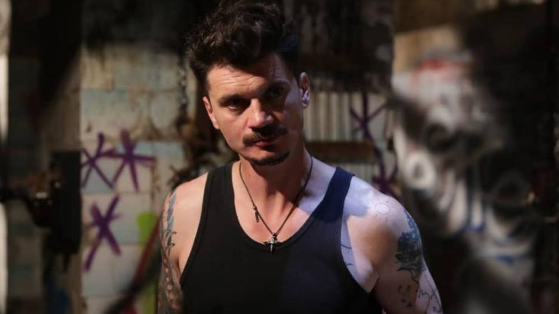 Cine este Emilian Oprea, actorul din serialul Groapa. S-a căsătorit în ...