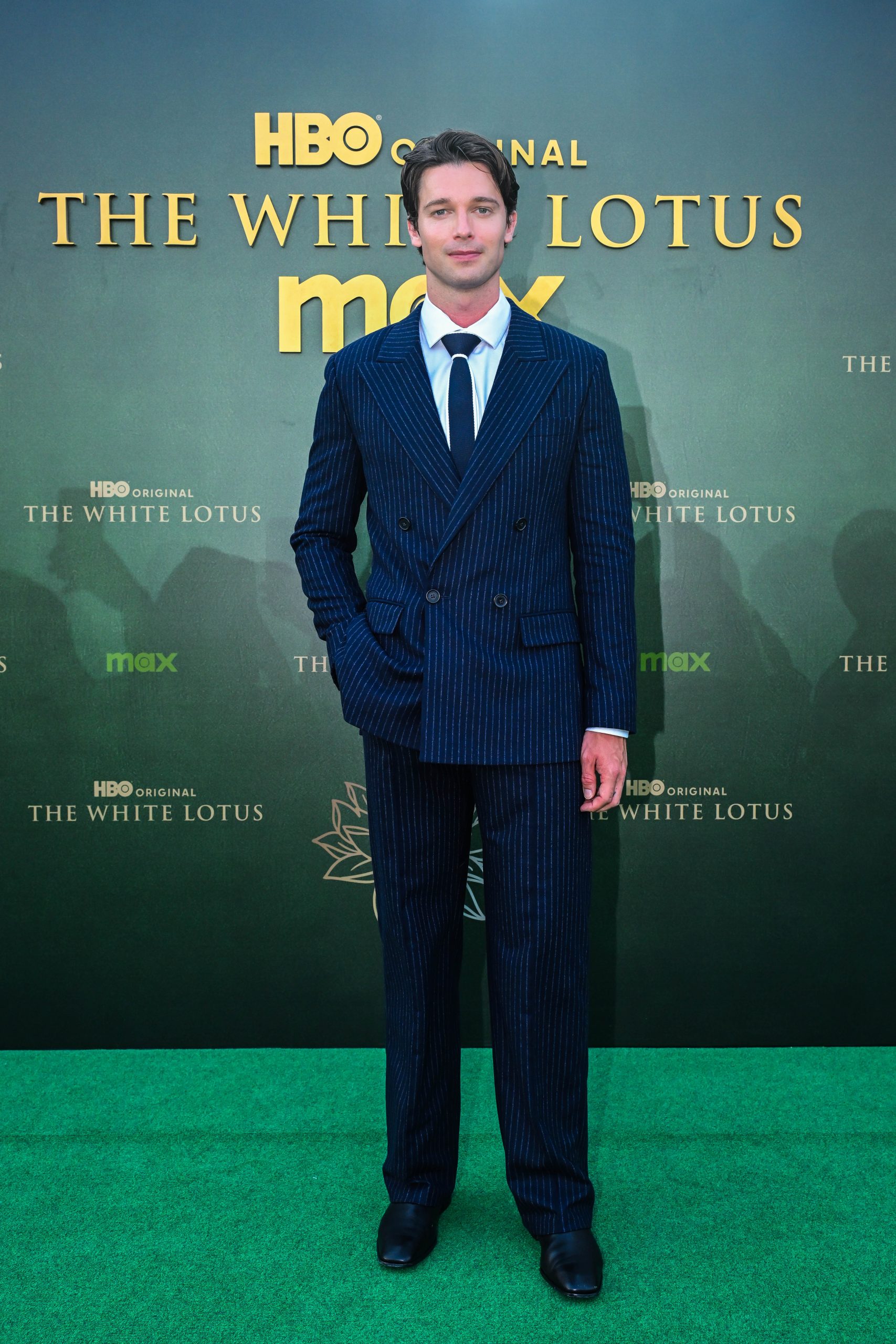 Patrick Schwarzenegger a purtat Tommy Hilfiger la premiera globală a ...