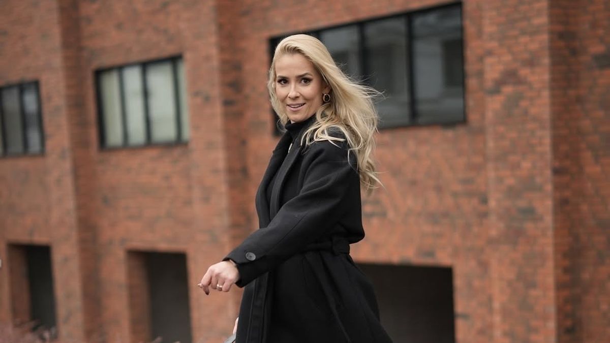 Elena Vîșcu, vindecată după divorțul de CRBL. S-a afișat elegantă ...