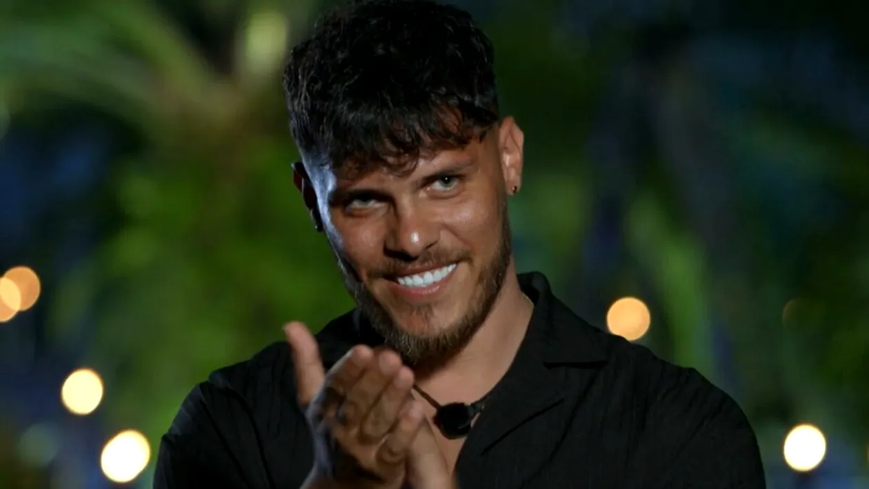 Andrei Lemnaru își ia revanșa după infidelitatea Ellei Vișan, la bonfire-ul final. Cu ce ispită ...