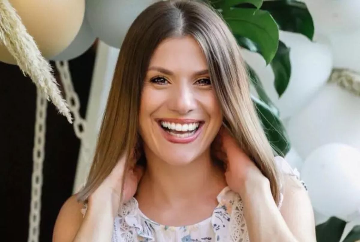 Cine este Tily Niculae. Avea 16 ani când a debutat în serialul "La Bloc", are doi copii și a ...