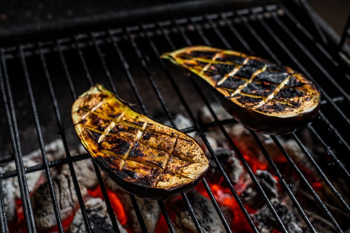 Cum să coci vinetele corect: fără coajă înnegrită și fără gust amar ...