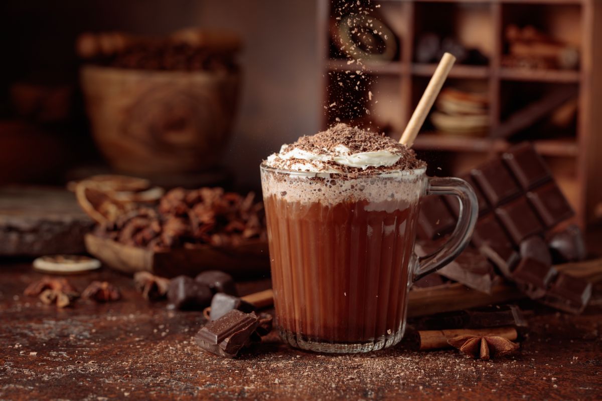 Ciocolata caldă, mai periculoasă decât pare. De ce recomandă ...